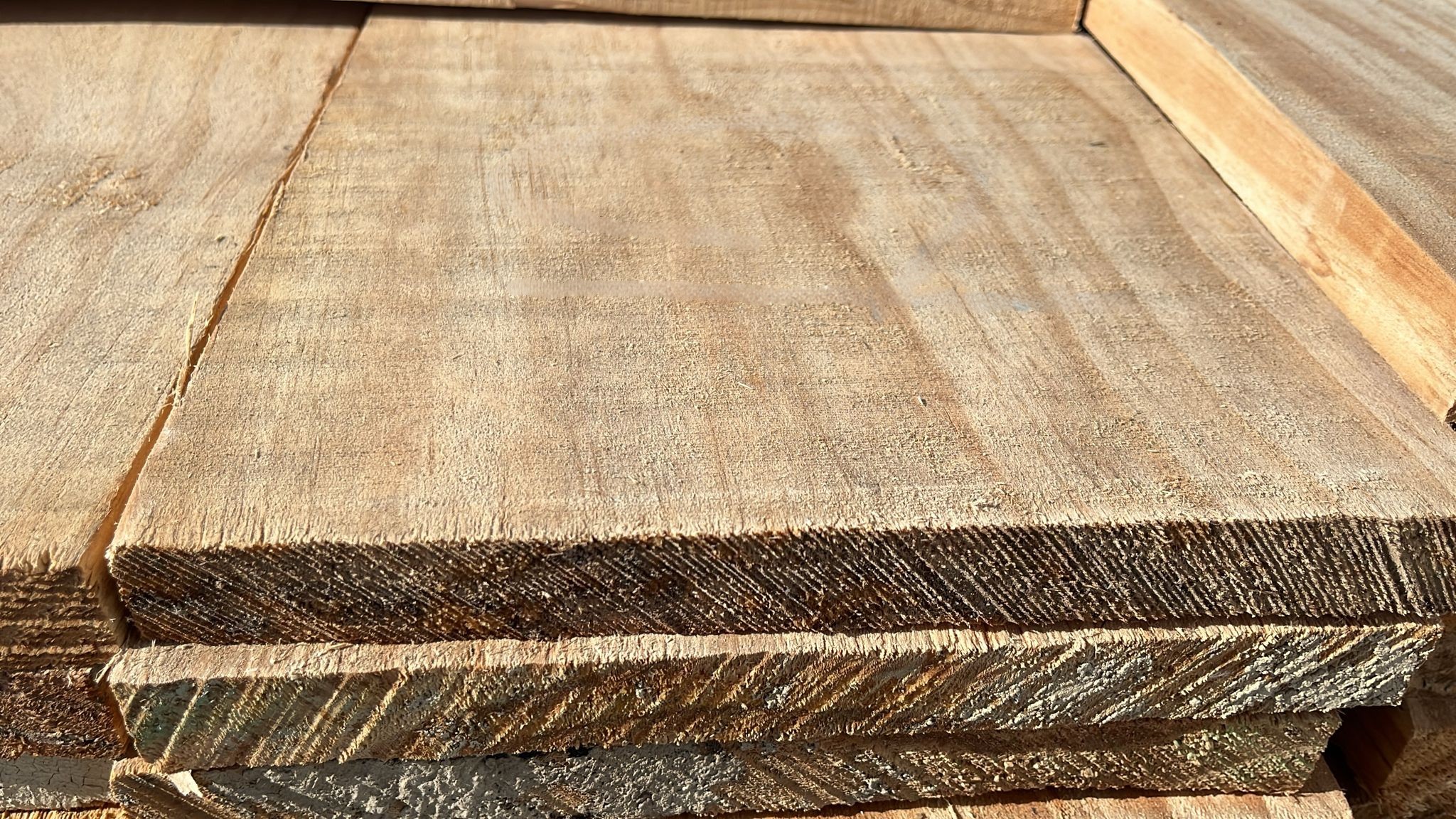 Pino Radiata – Adaptable y asequible – Litorsa. Mayoristas de madera